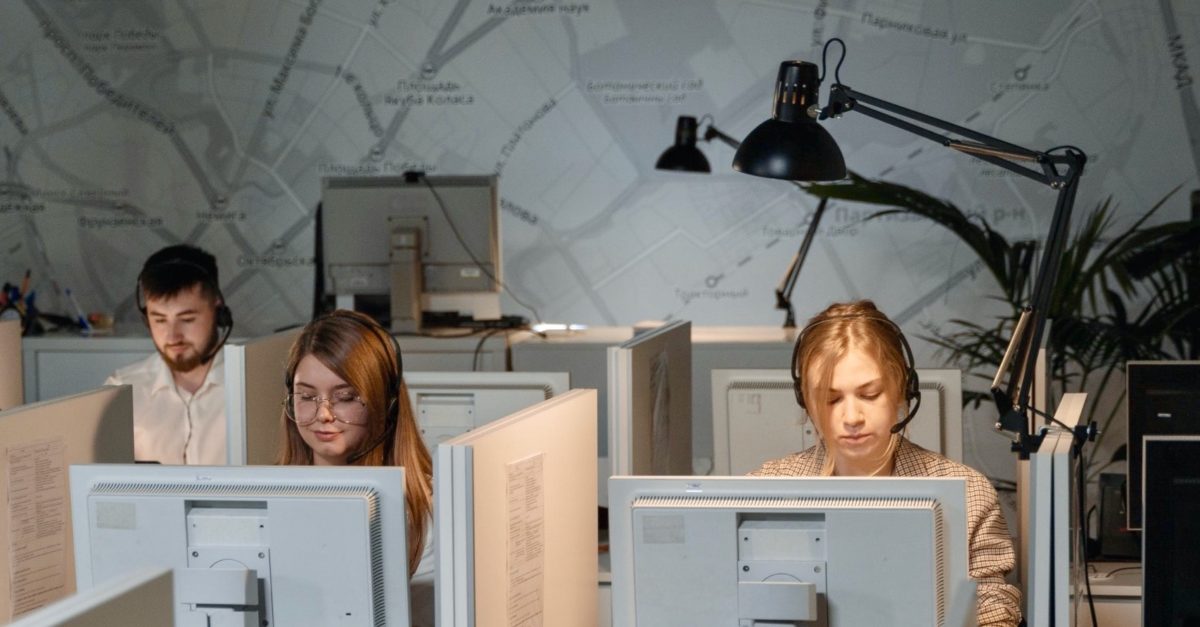 Specialized Technology Service Connects Extreme Environments - commenco.com